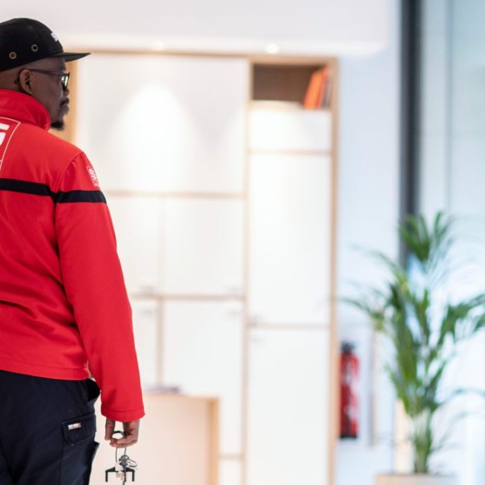 Tenue d’un agent de sécurité : Vêtement, équipement et réglementation ...